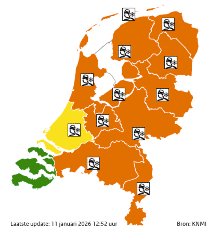 KNMI - Code oranje voor gladheid door ijzel op 11 en 12 januari 2026
